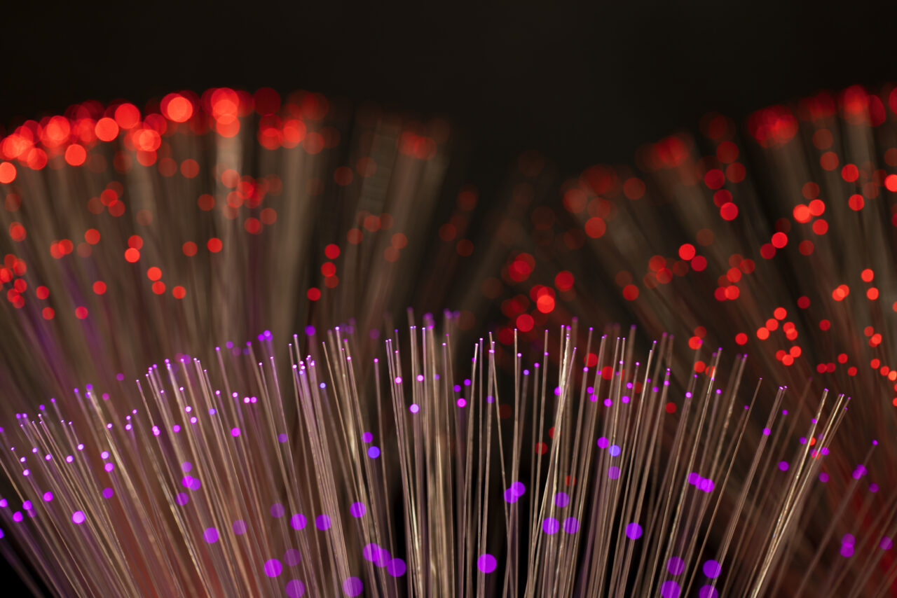 Mengenal Jaringan Fiber Optik - Radnet Digital Indonesia